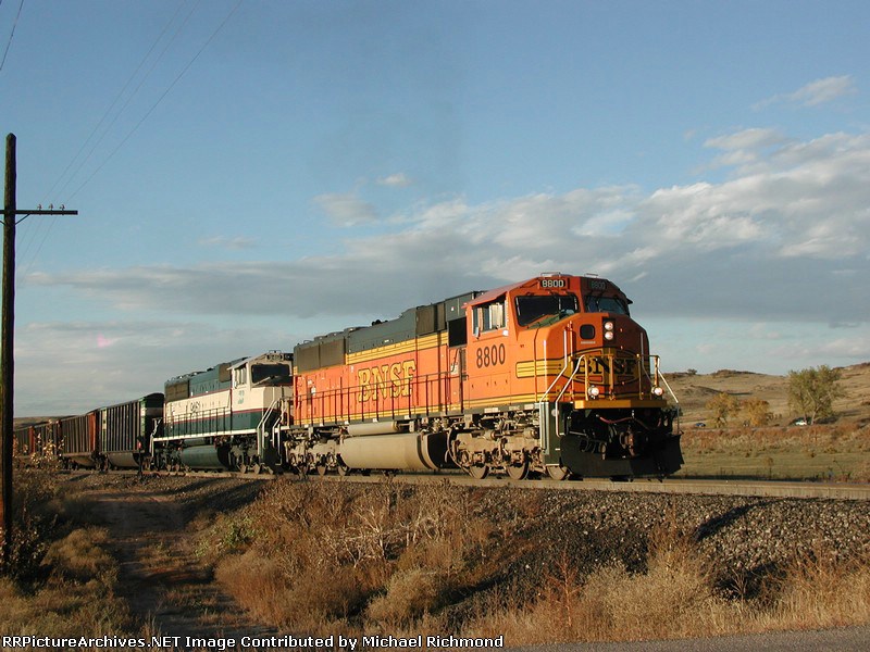 BNSF 8800
